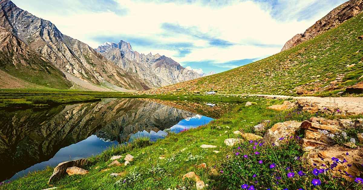 How to Reach Leh Ladakh in Unique Ways? - Travel India Info